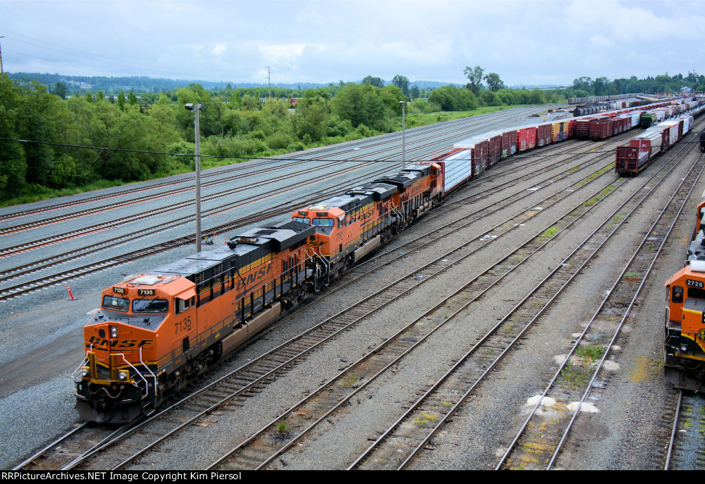 BNSF 7135